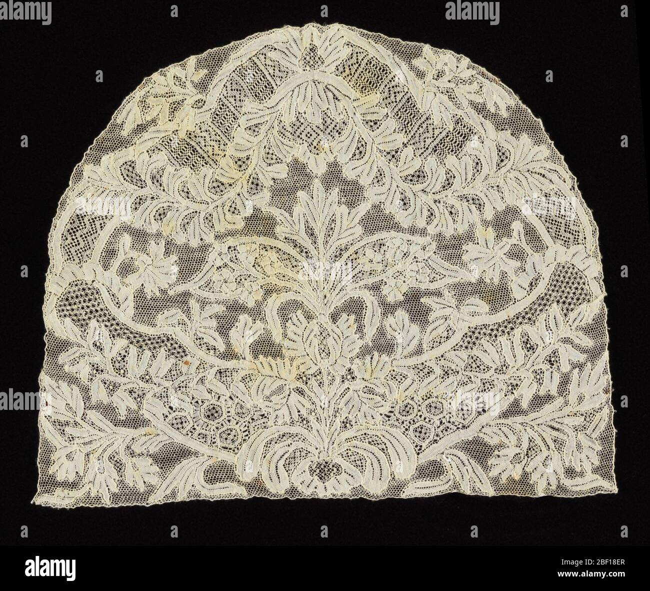 Foliated scroll pattern hi-res stock photography and images - Alamy