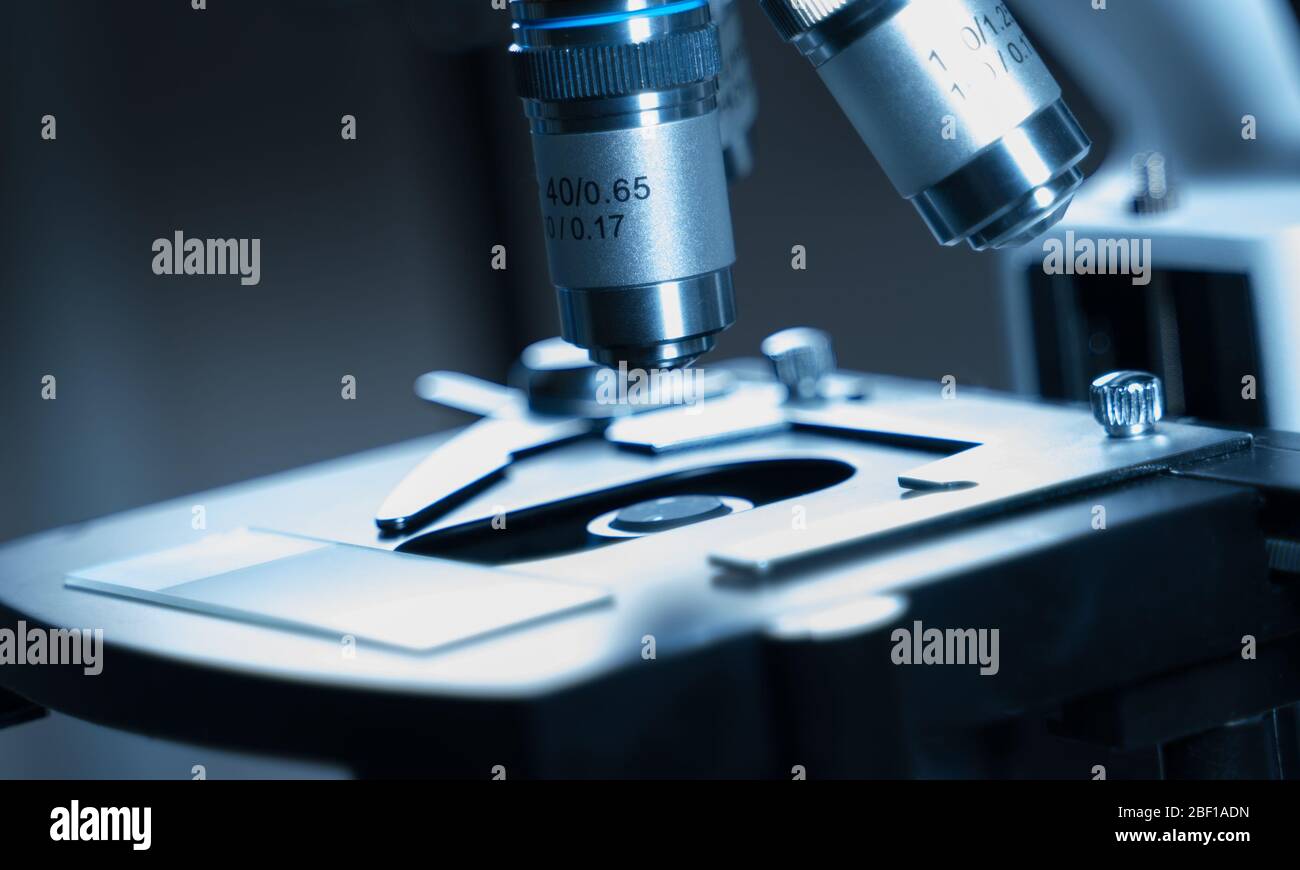 Glass microscope slide hi-res stock photography and images - Alamy
