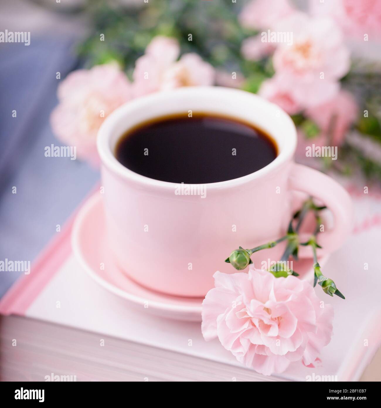 Espresso coffee on pastel hi-res stock photography and images - Alamy
