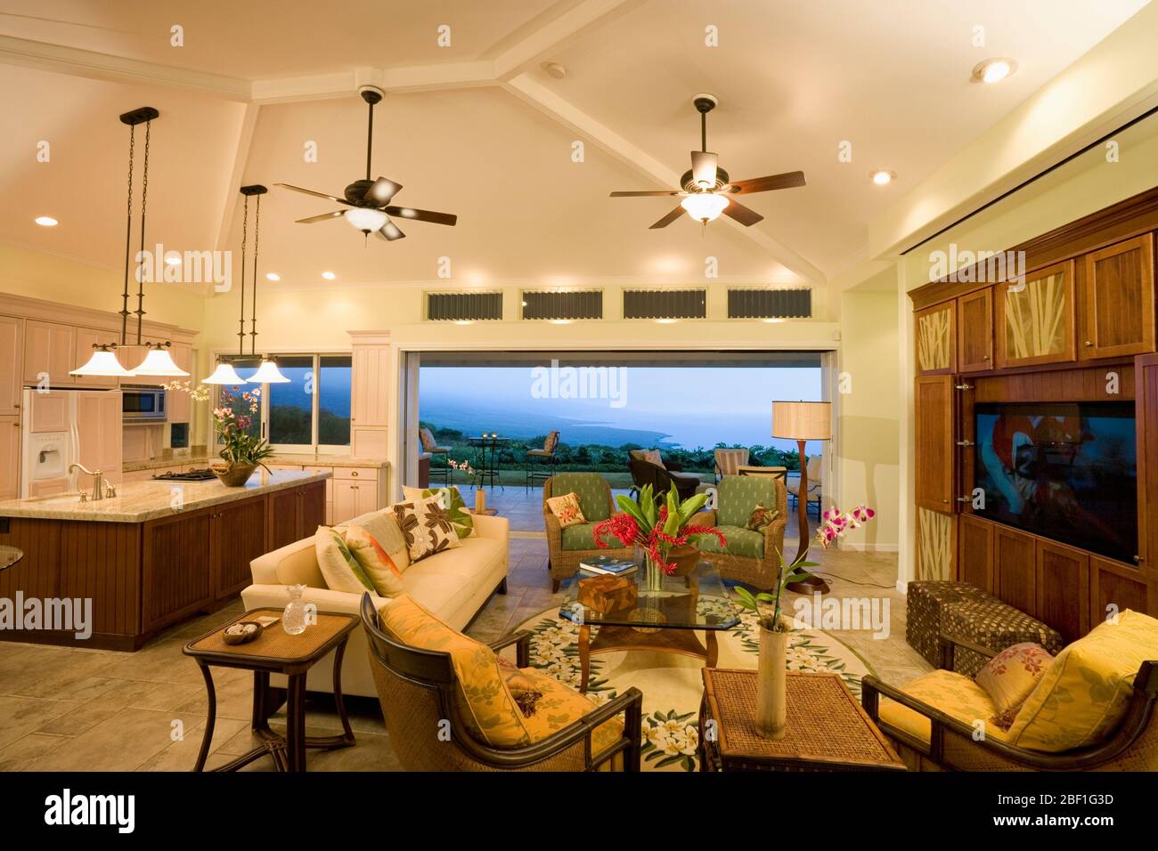 Lanai seating hi-res stock photography and images - Alamy