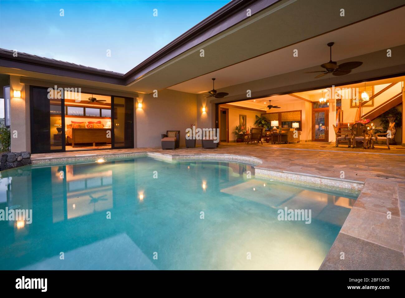 Hawaii swimming pool hi-res stock photography and images - Alamy