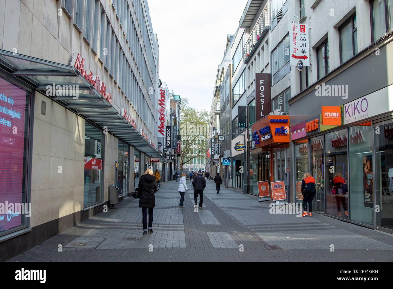 Cologne, NRW, Germany 14 04 2020, high street in Cologne city ...