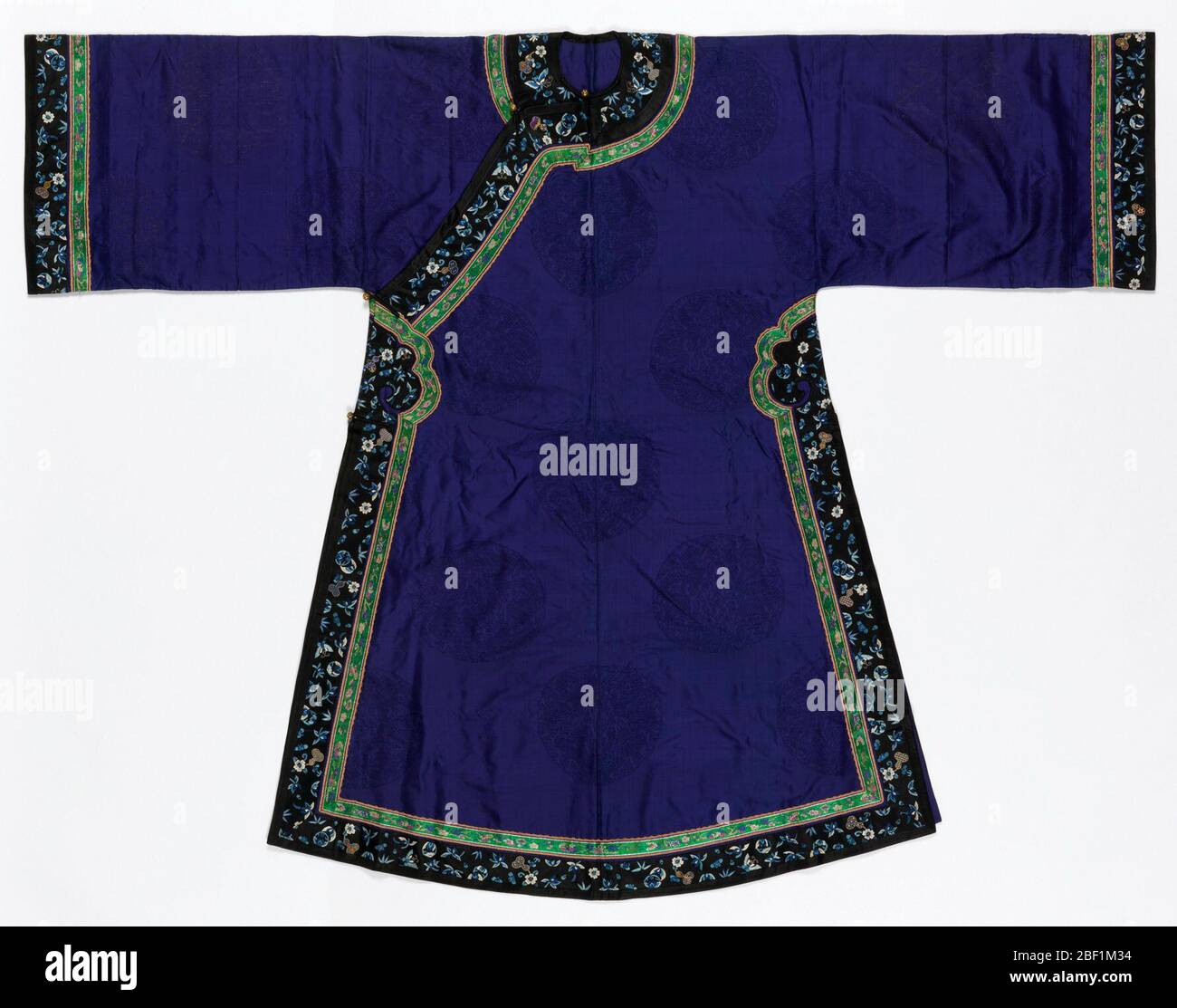 Arm across shoulder hi-res stock photography and images - Alamy