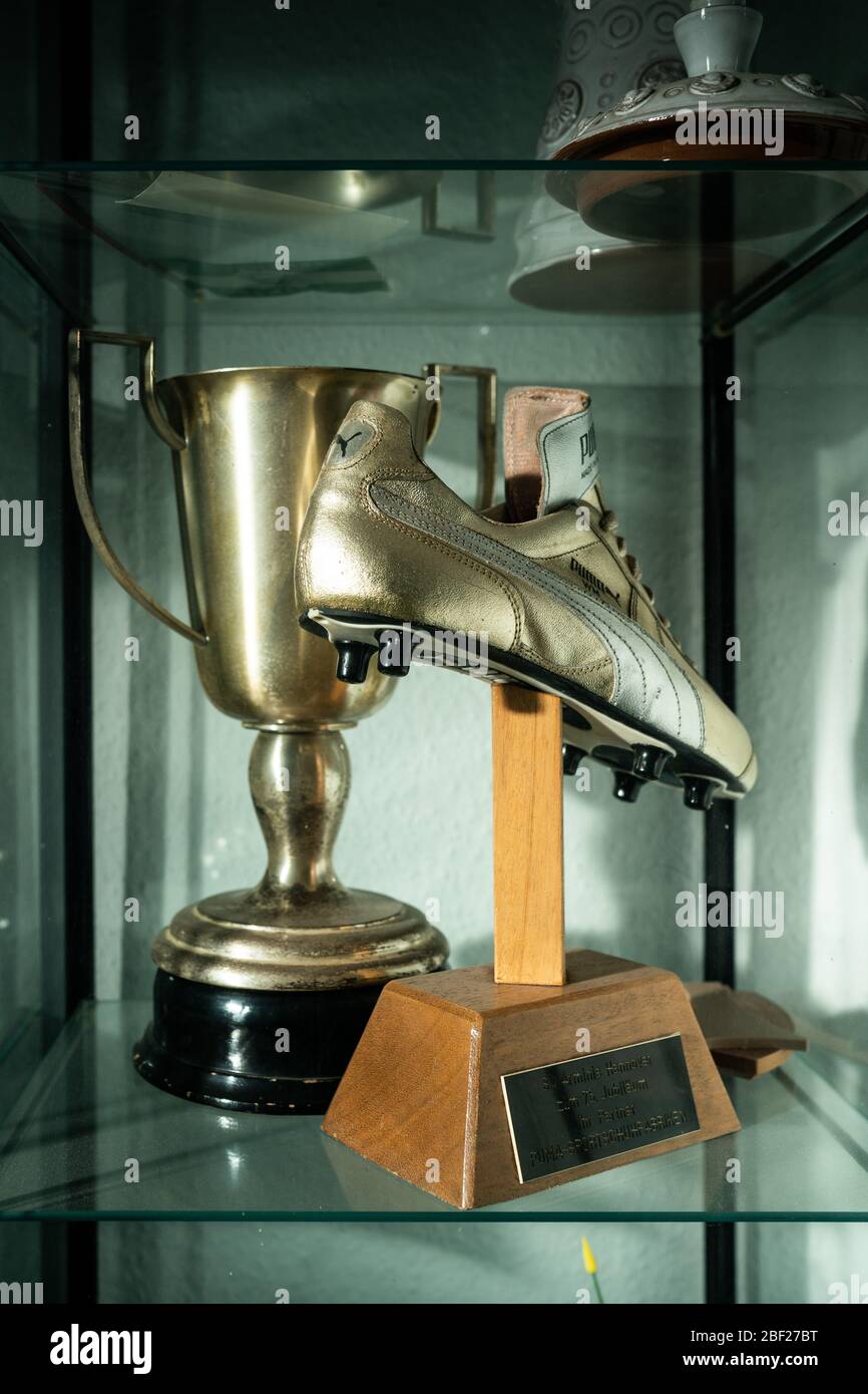 Trophy display case hi-res stock photography and images - Alamy