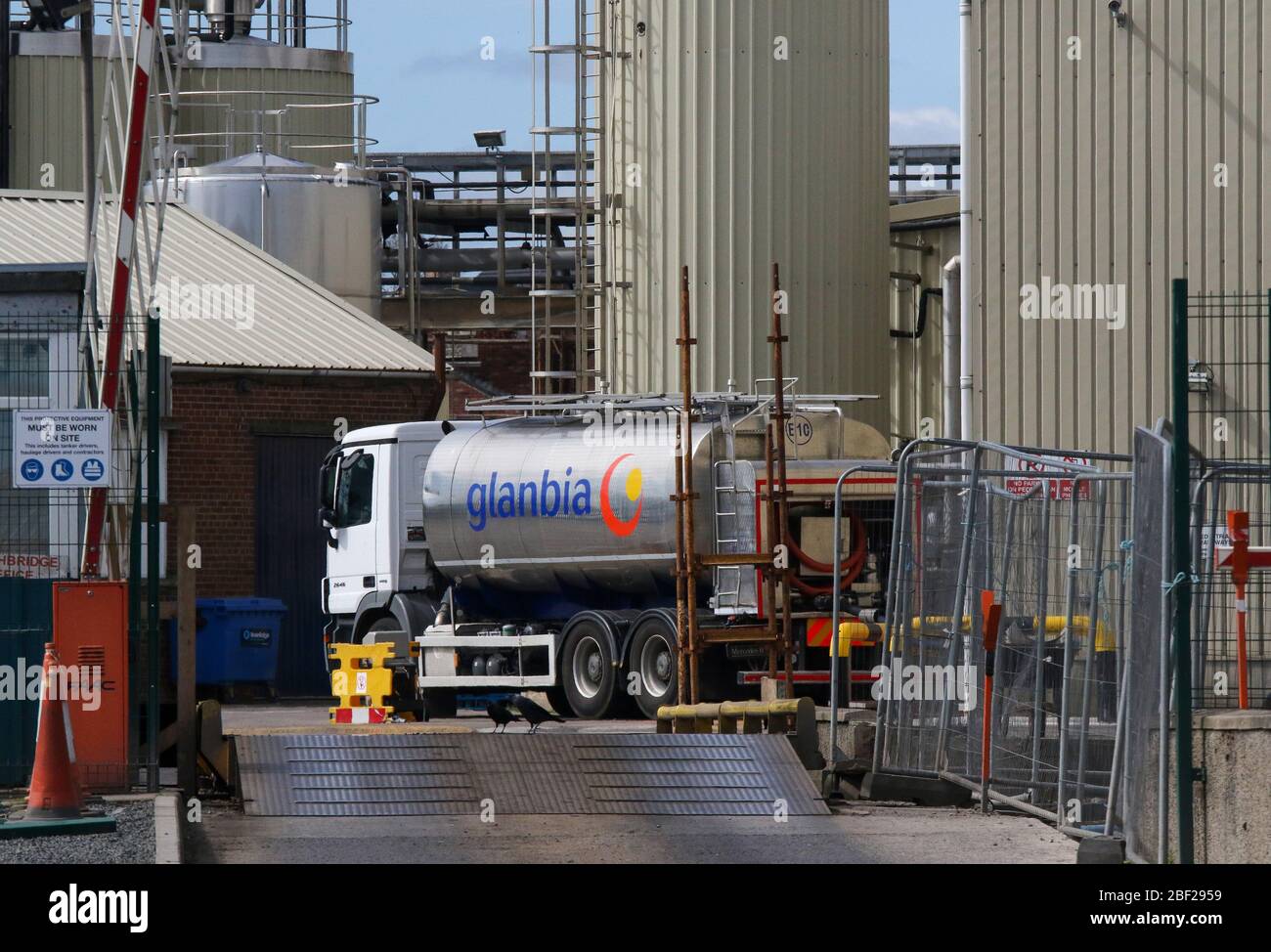Milk tanker hi-res stock photography and images - Alamy