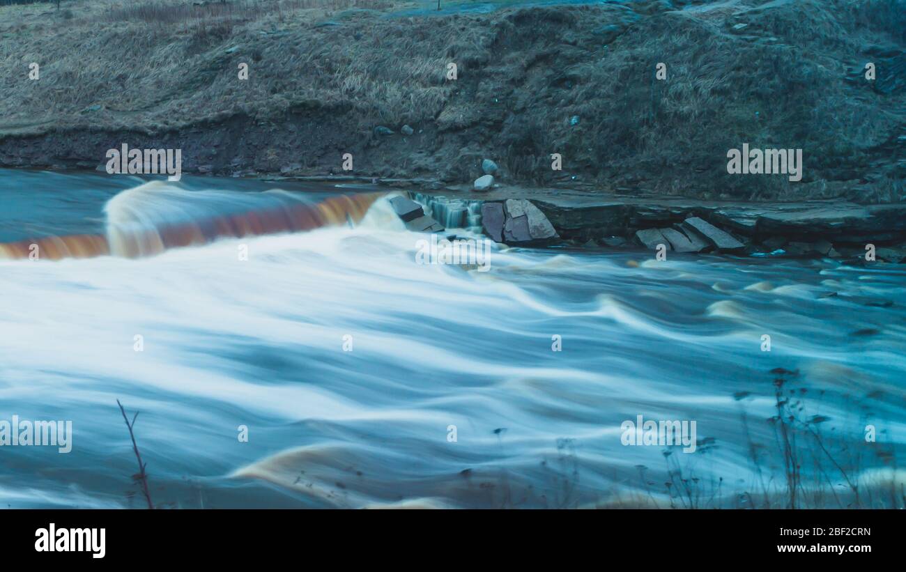 Water flow background hi-res stock photography and images - Alamy