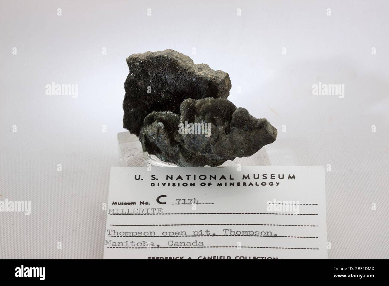 Millerite crystals hi-res stock photography and images - Alamy