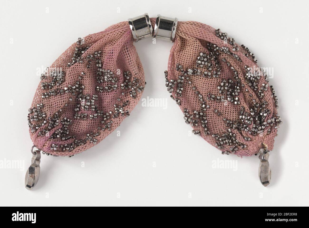 Two round steel rings control hi-res stock photography and images - Alamy