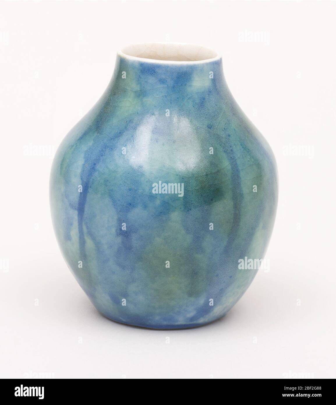 Semi porcelain hi-res stock photography and images - Alamy