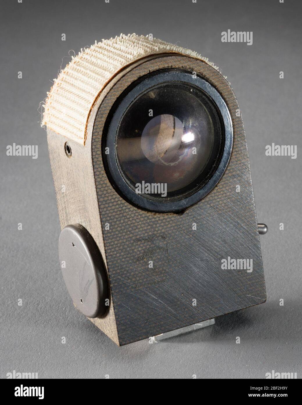 Viewfinder Camera Leica Friendship 7. In order for John Glenn to take ...