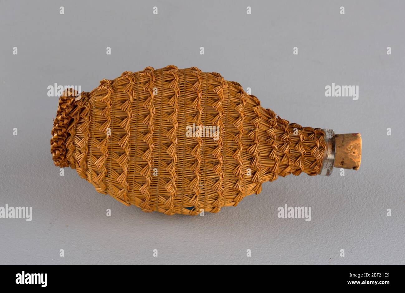 Oval flask hi-res stock photography and images - Alamy