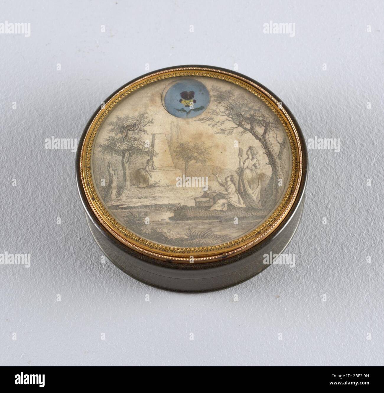 Box and cover. Speckled dark green composition on outside; tortoise ...