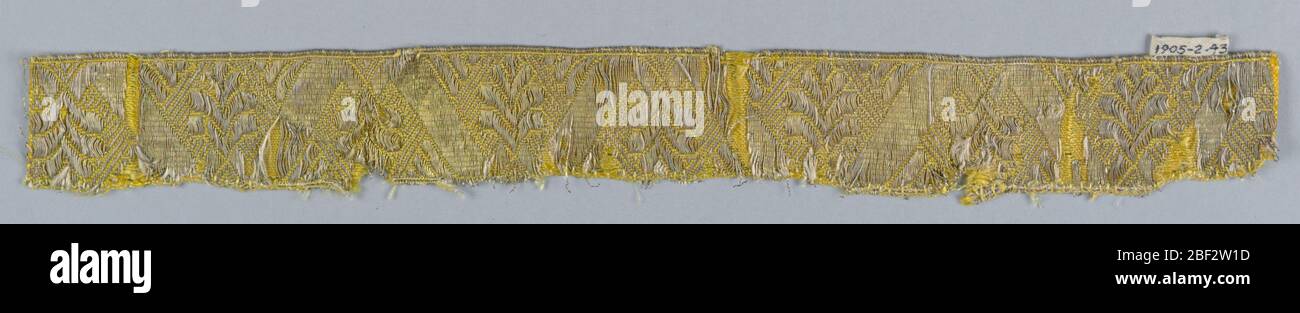 Trimming. Design of leaves placed alternately up and down with diagonal ...