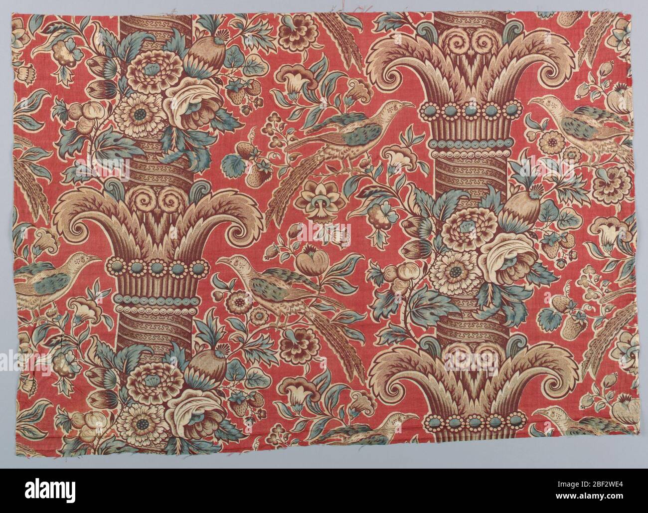 Half drop repeat hi-res stock photography and images - Alamy