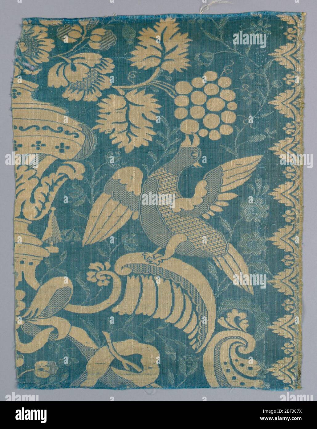 Two mirrored pieces hi-res stock photography and images - Alamy