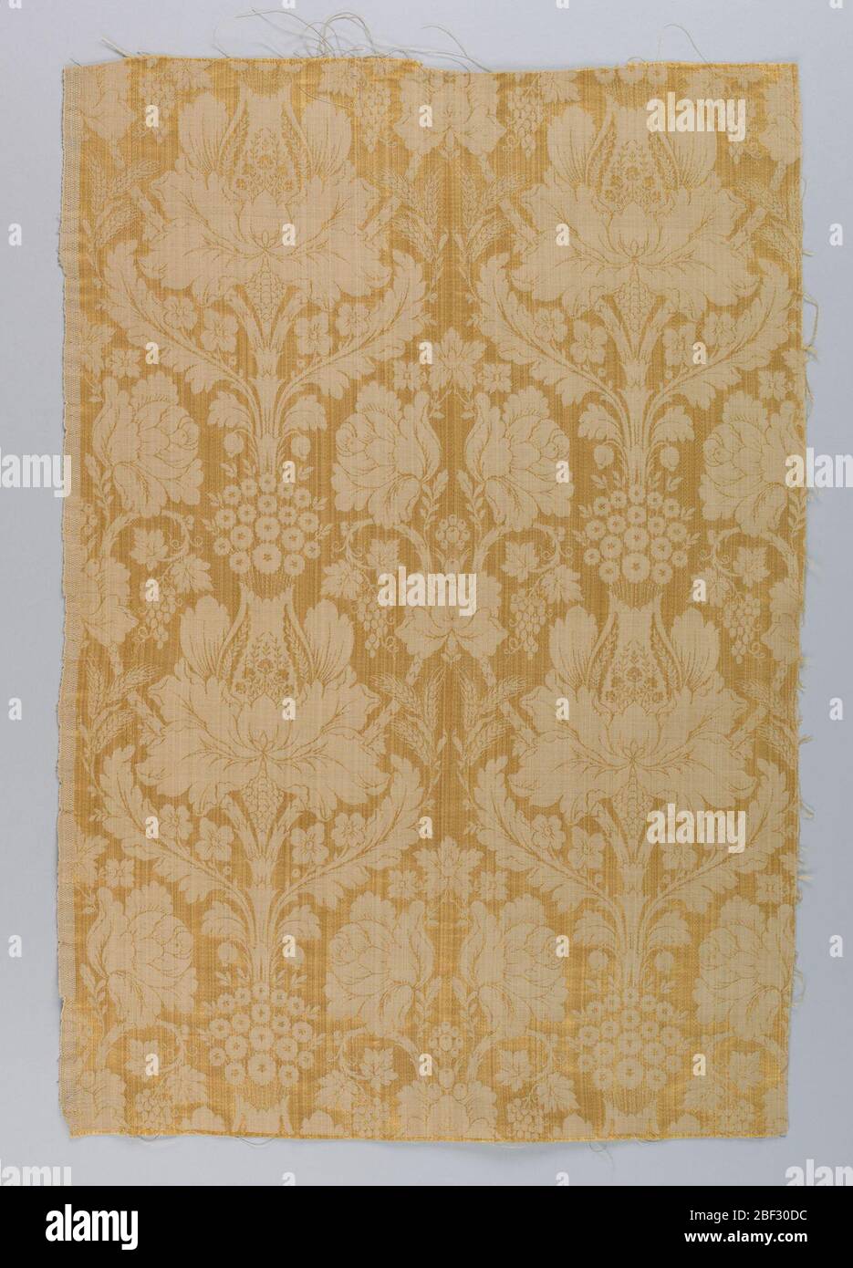 Textile. Upholstery fabric of unbleached linen woven with gold silk in ...