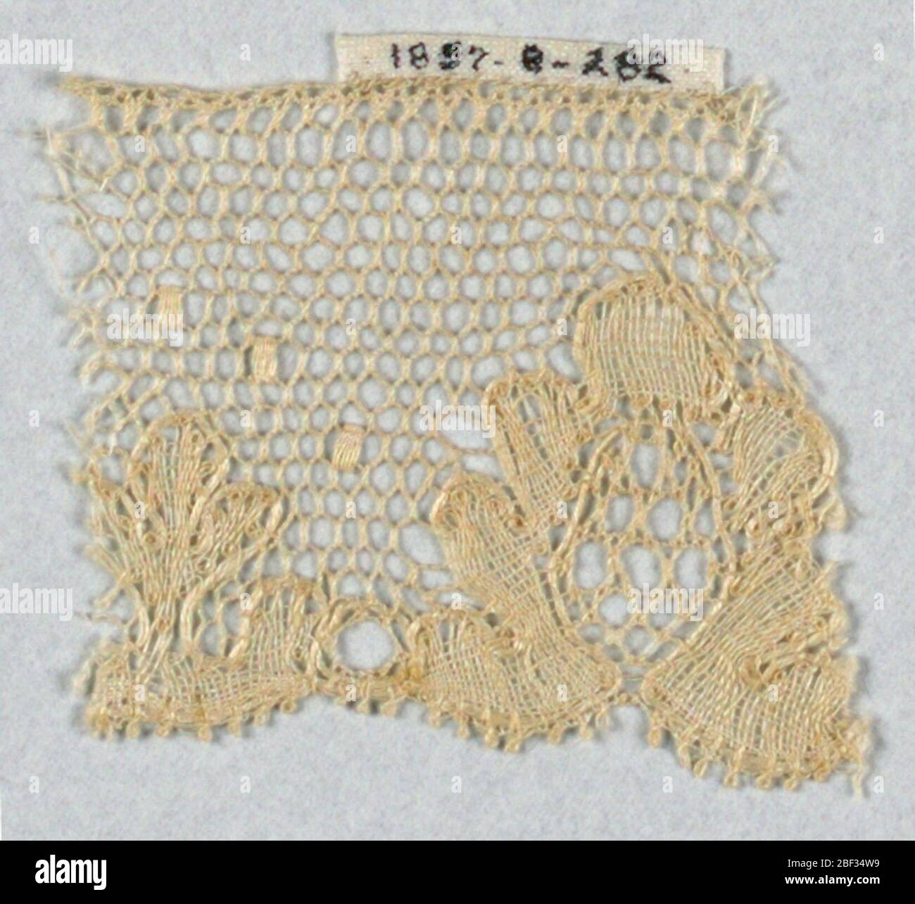 Floral border dots hi-res stock photography and images - Alamy