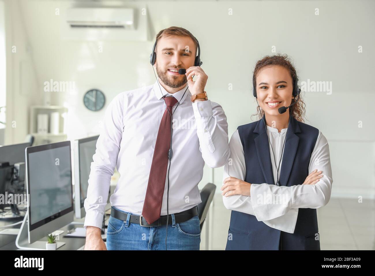Portrait technical support agents hi-res stock photography and images ...
