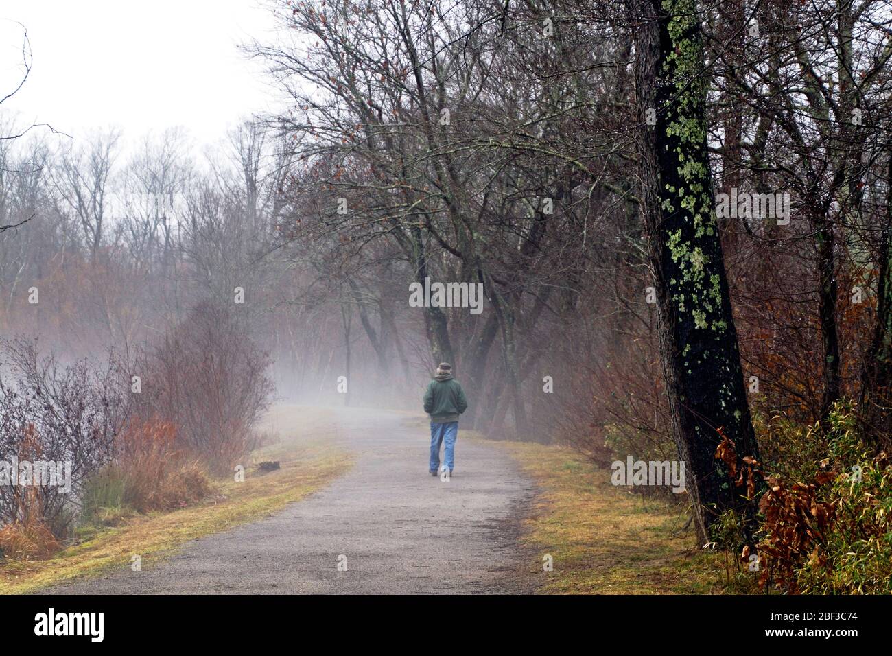 Man walks alone hi-res stock photography and images - Alamy