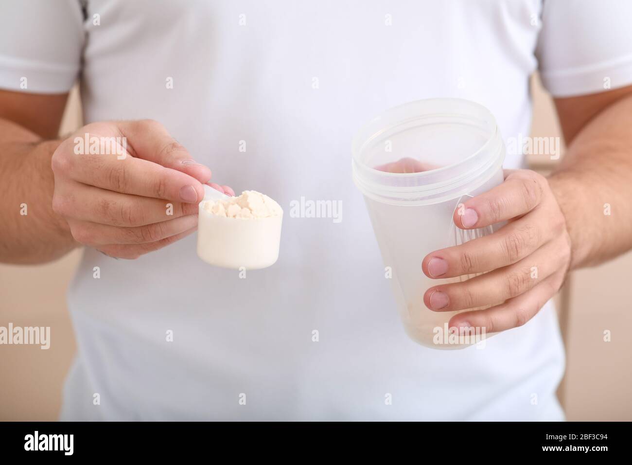 Making protein shakes hi-res stock photography and images - Alamy
