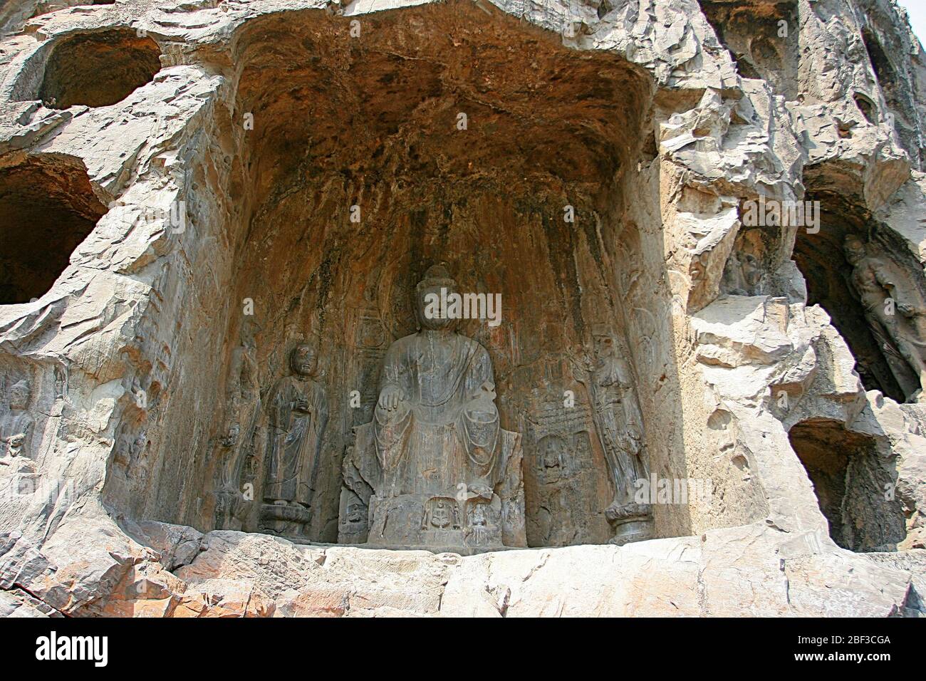 Longmen grottoes in henan hi-res stock photography and images - Alamy