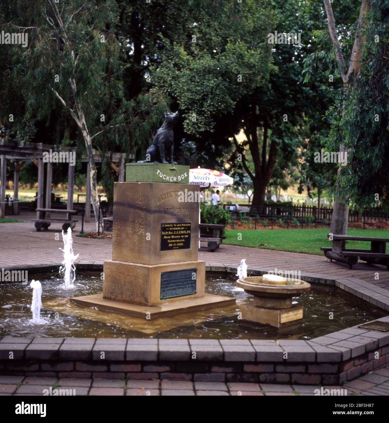 Australian monuments hi-res stock photography and images - Alamy