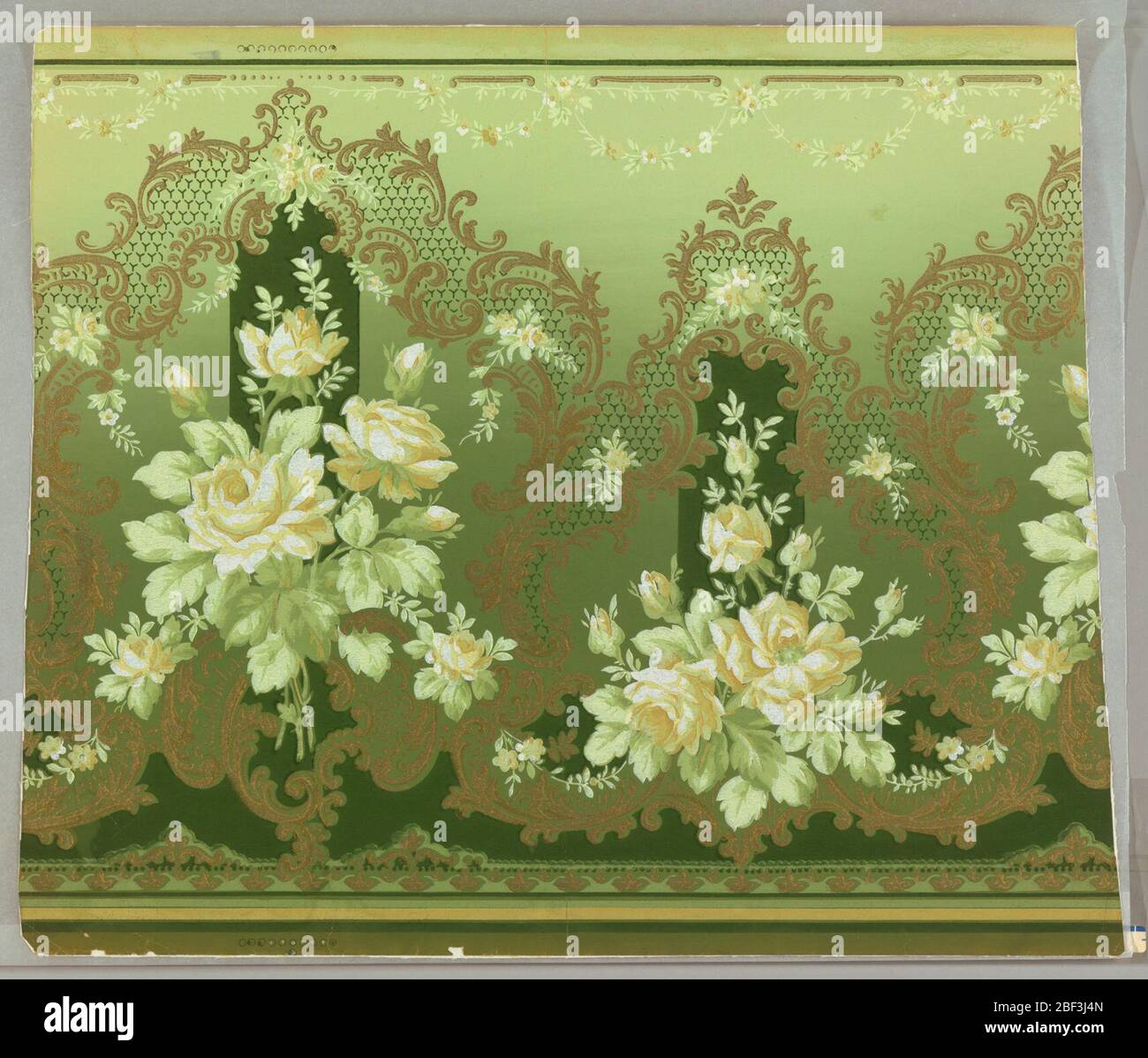 Gold scrollwork hi-res stock photography and images - Alamy