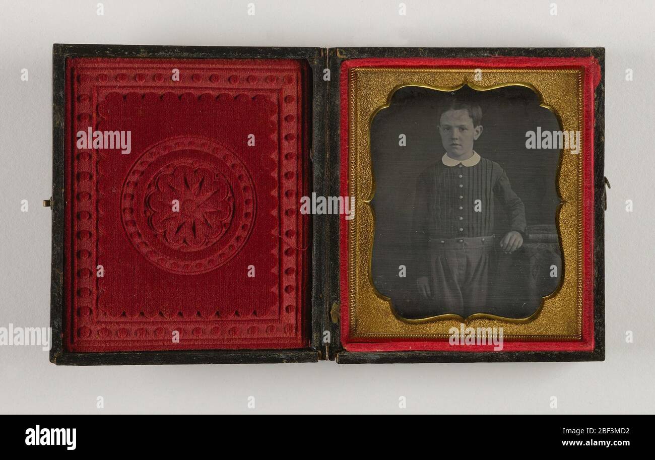 Untitled boy hi-res stock photography and images - Alamy