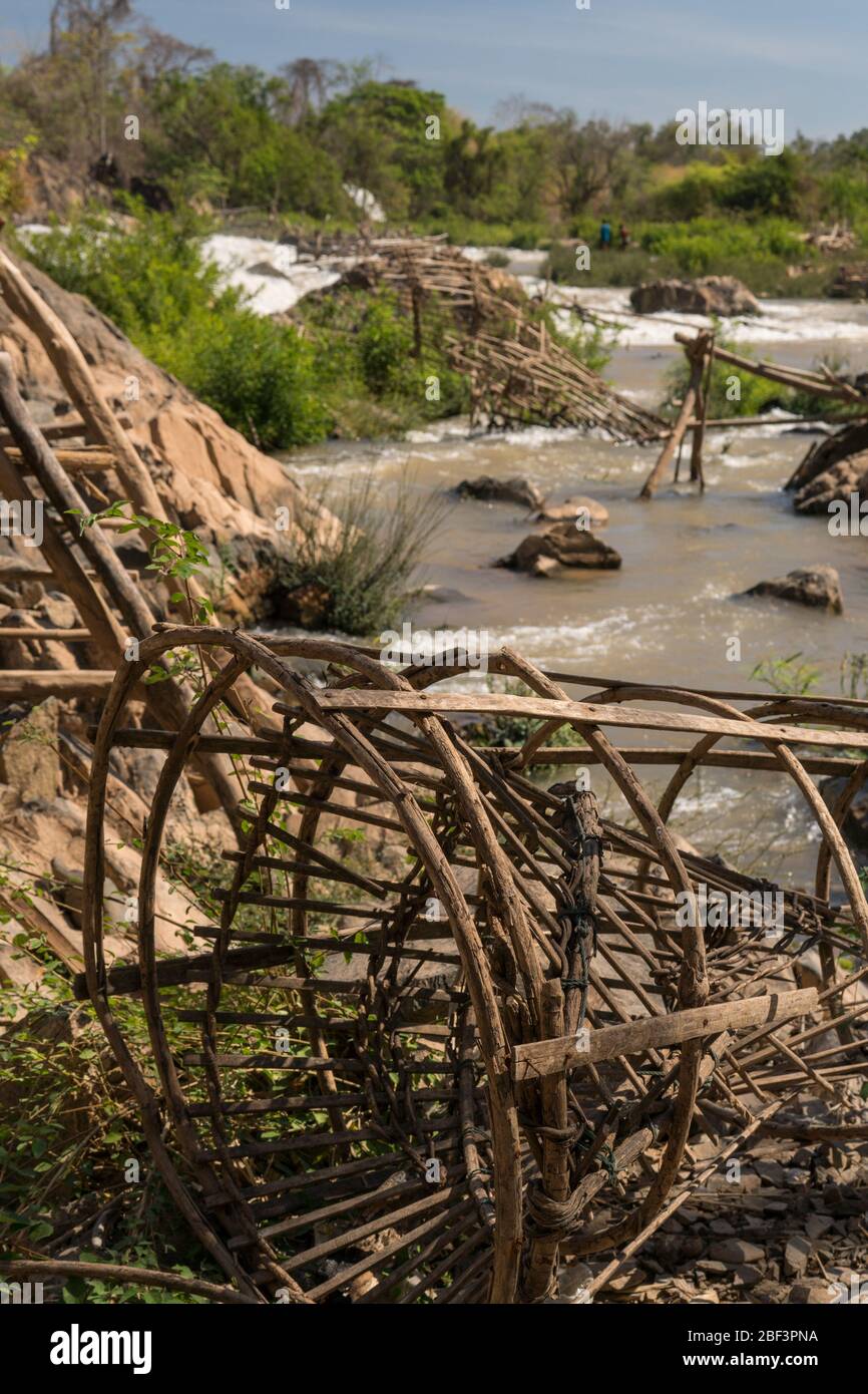 Fishtraps hi-res stock photography and images - Alamy