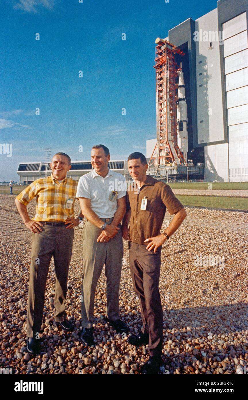 Vehicile assembly building hi-res stock photography and images - Alamy