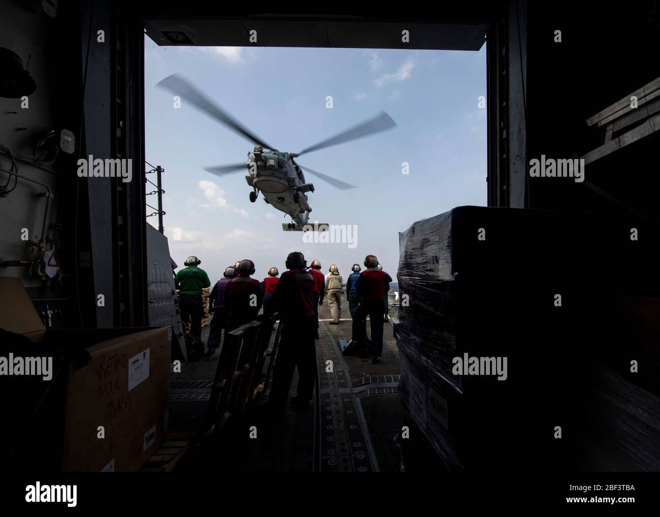 PACIFIC OCEAN (April 10, 2020) A U.S. Navy MH-60R Sea Hawk, assigned to ...