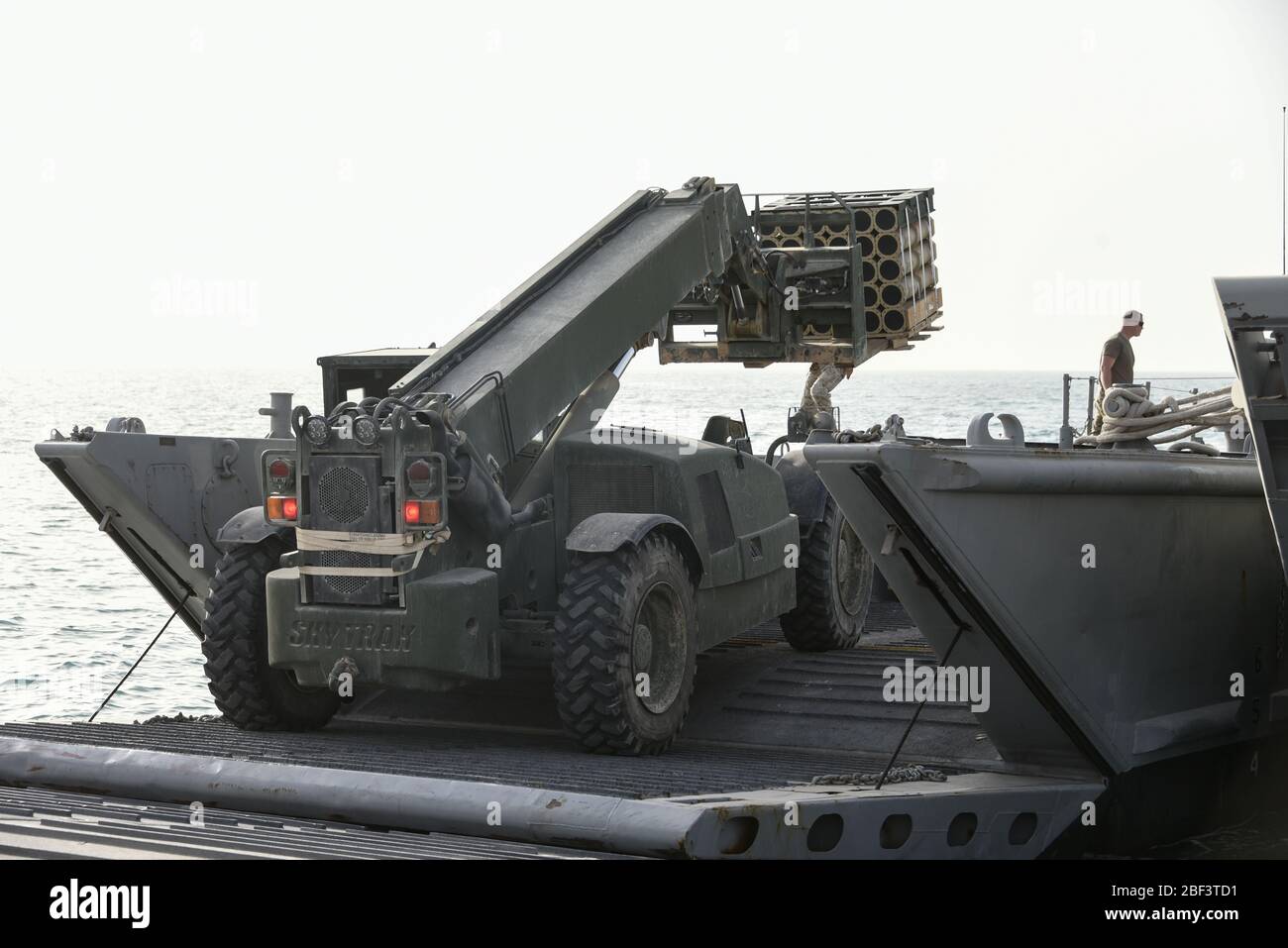 Us army landing craft hi-res stock photography and images - Alamy