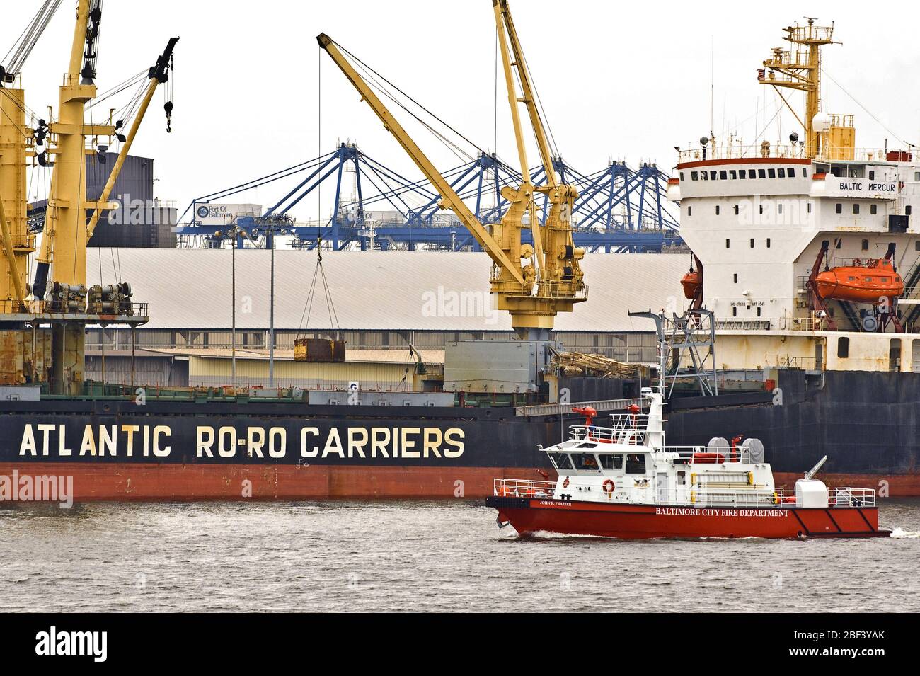 2000s fire boat hi-res stock photography and images - Alamy