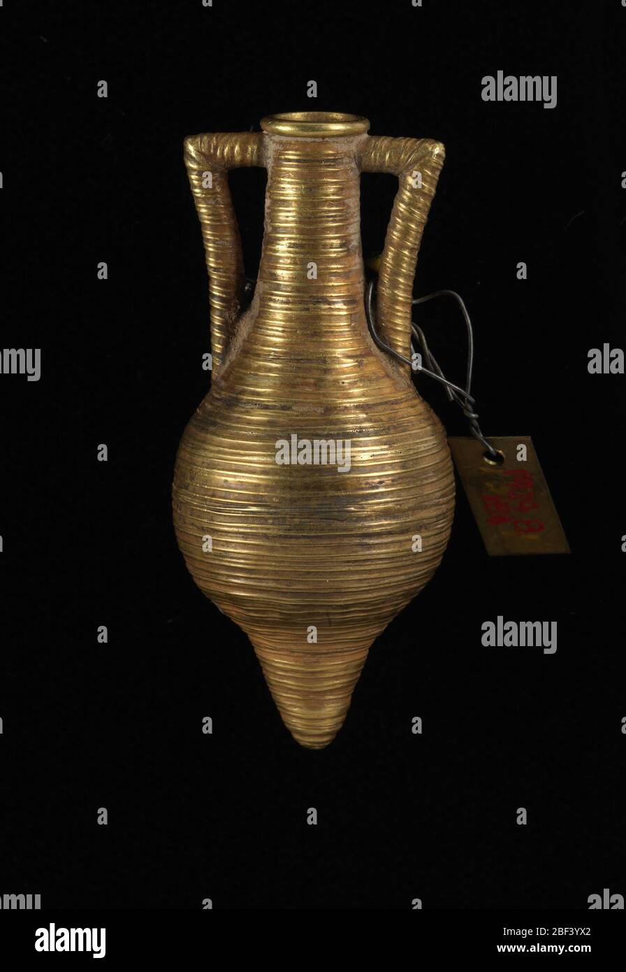 Amphora vessels hi-res stock photography and images - Alamy