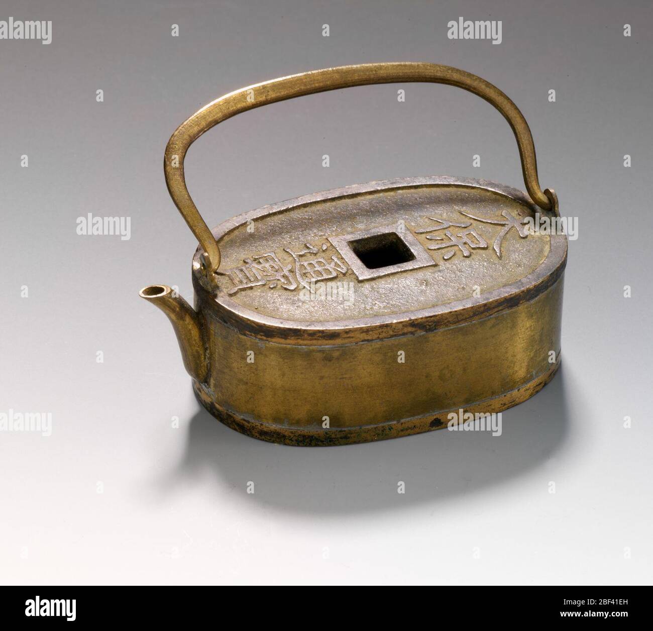 Miniature Chinese Kettle Stock Photo - Alamy
