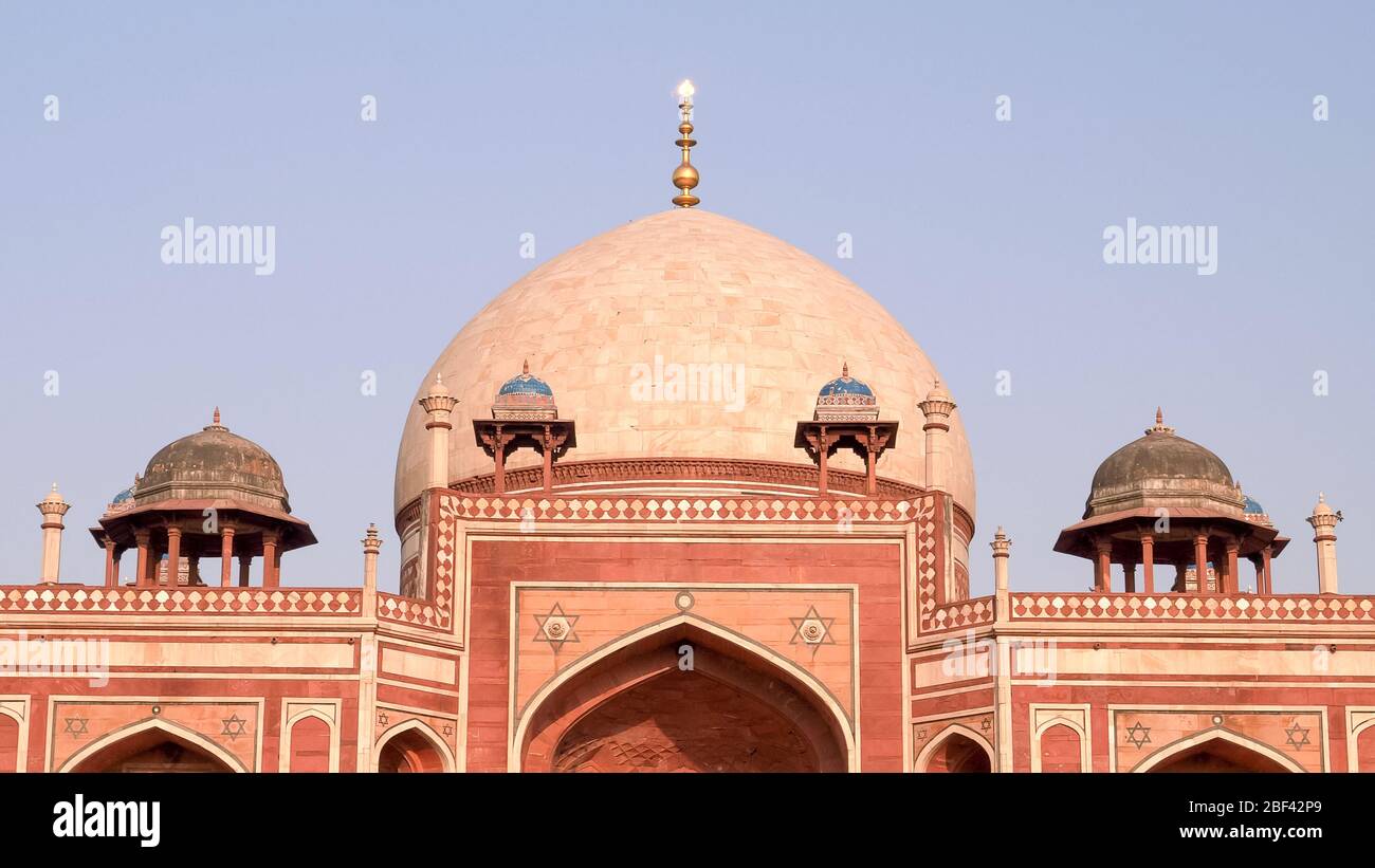 close up of the front of humayun's tomb in delhi Stock Photo - Alamy