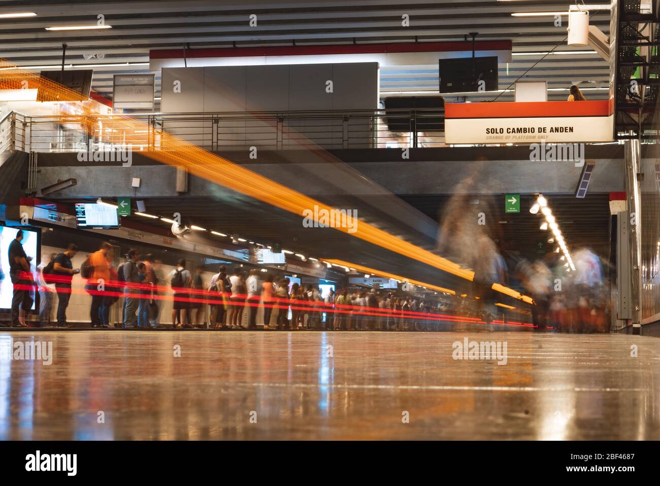 SANTIAGO, CHILE - JANUARY 2020: A Santiago Metro in Tobalaba station of ...