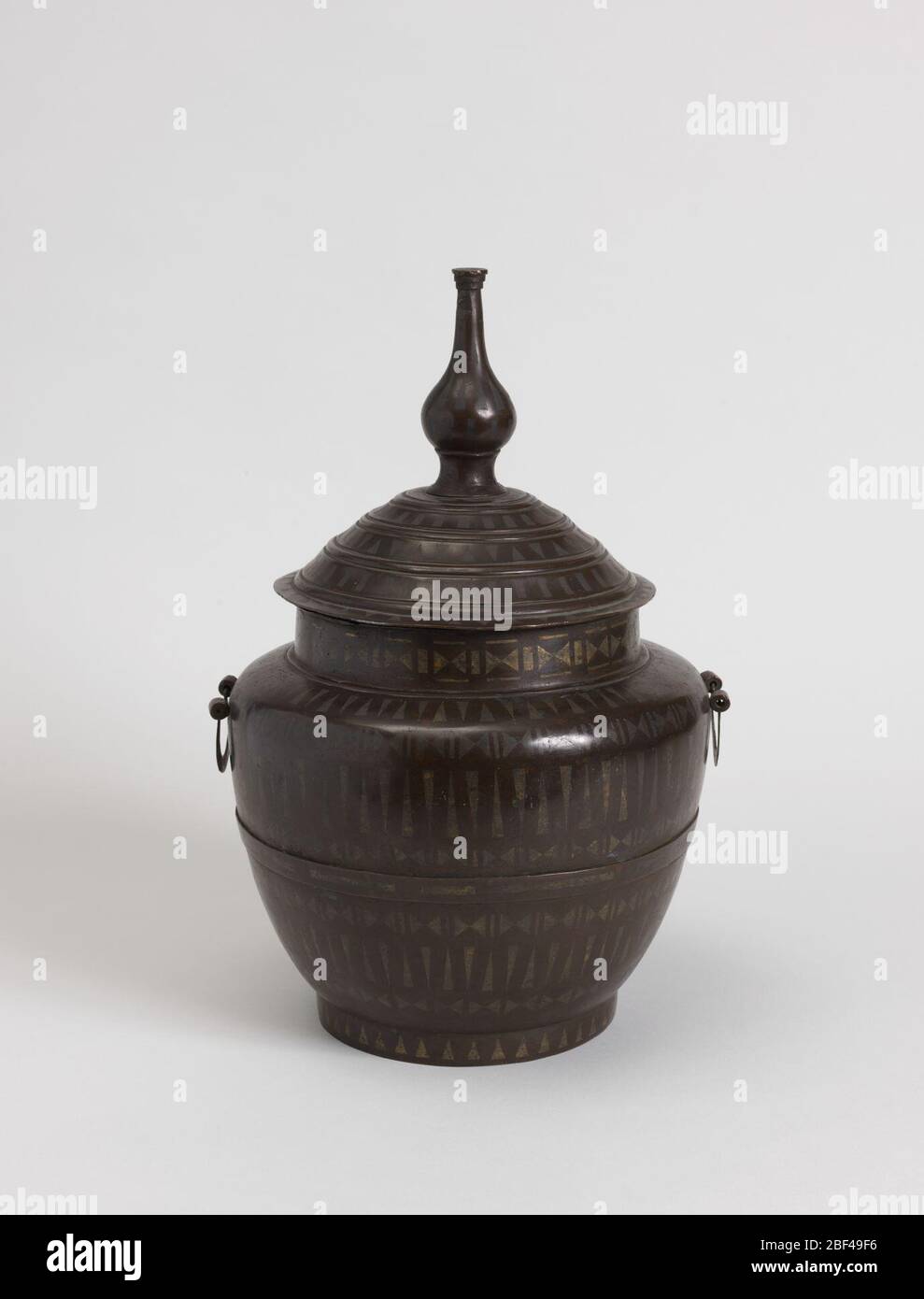 Two cast parts hi-res stock photography and images - Alamy