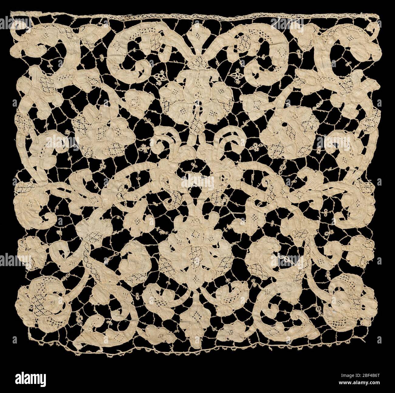 Large scale foliated scroll pattern hi-res stock photography and images ...