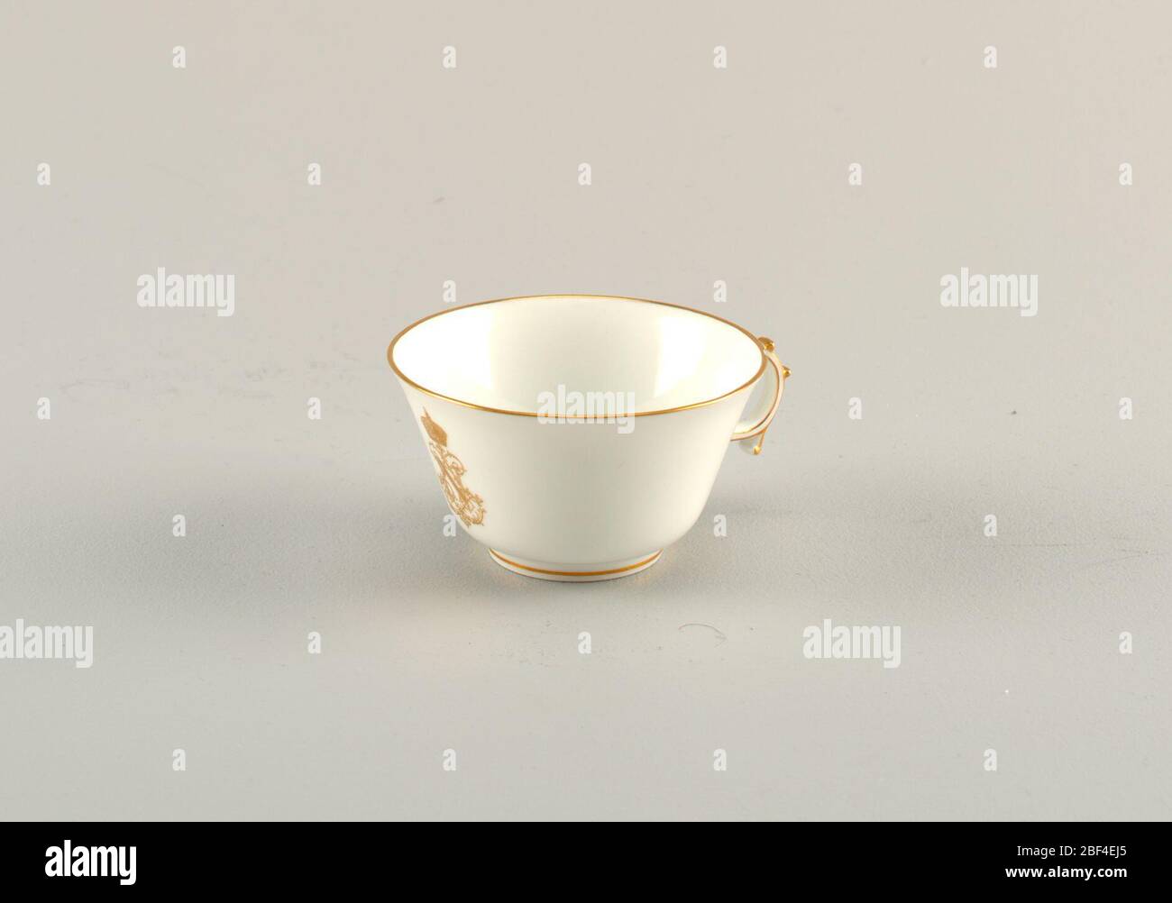Curved flaring cup hi-res stock photography and images - Alamy