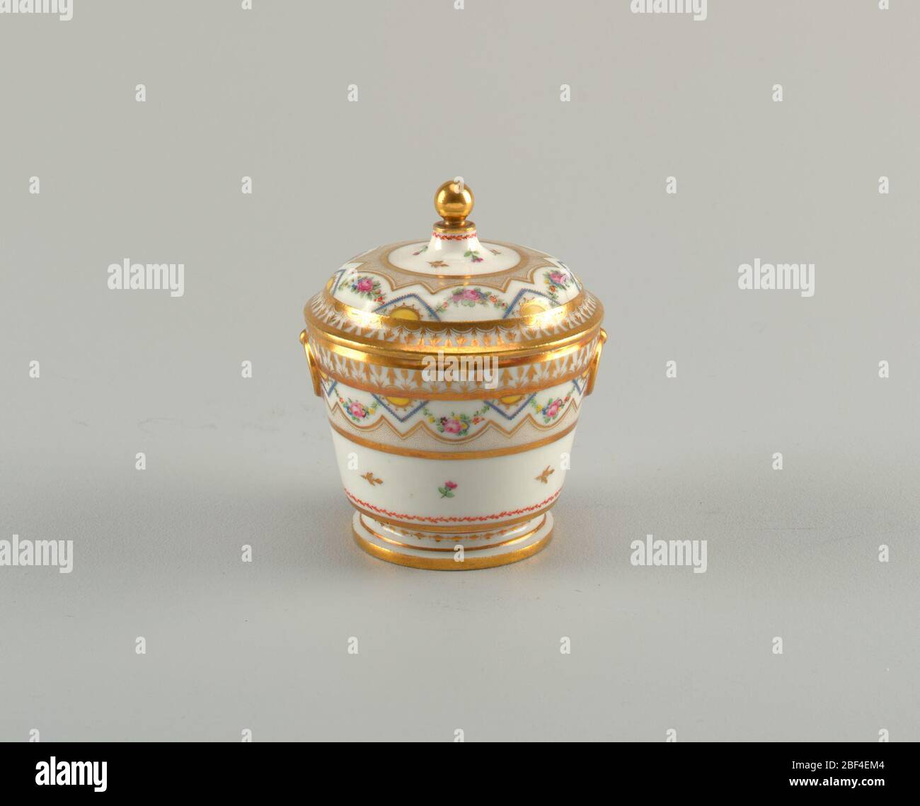 Gold stippling hi-res stock photography and images - Alamy