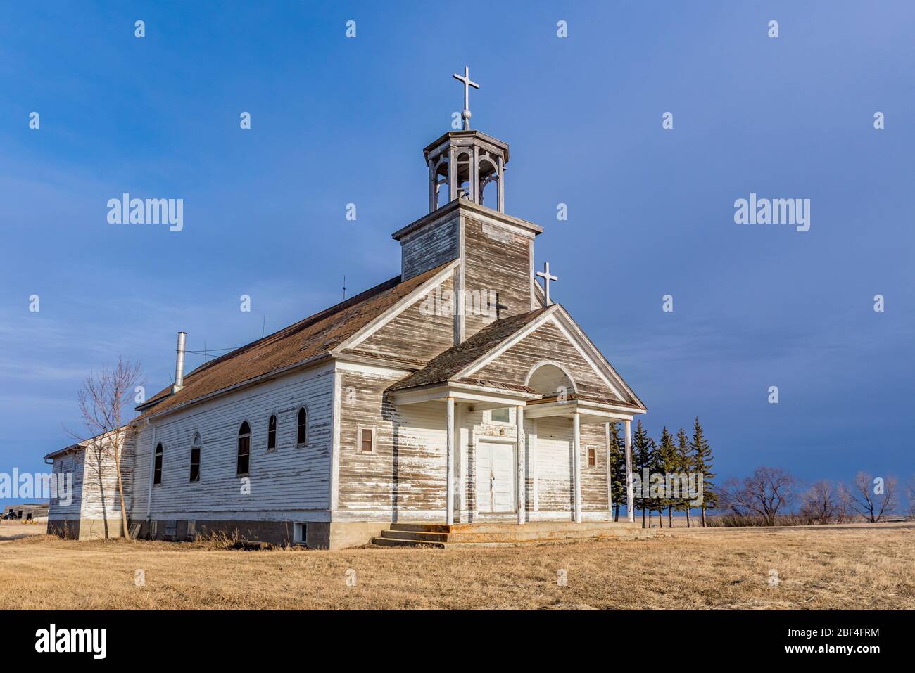 Old country church in saskatchewan hi-res stock photography and images ...