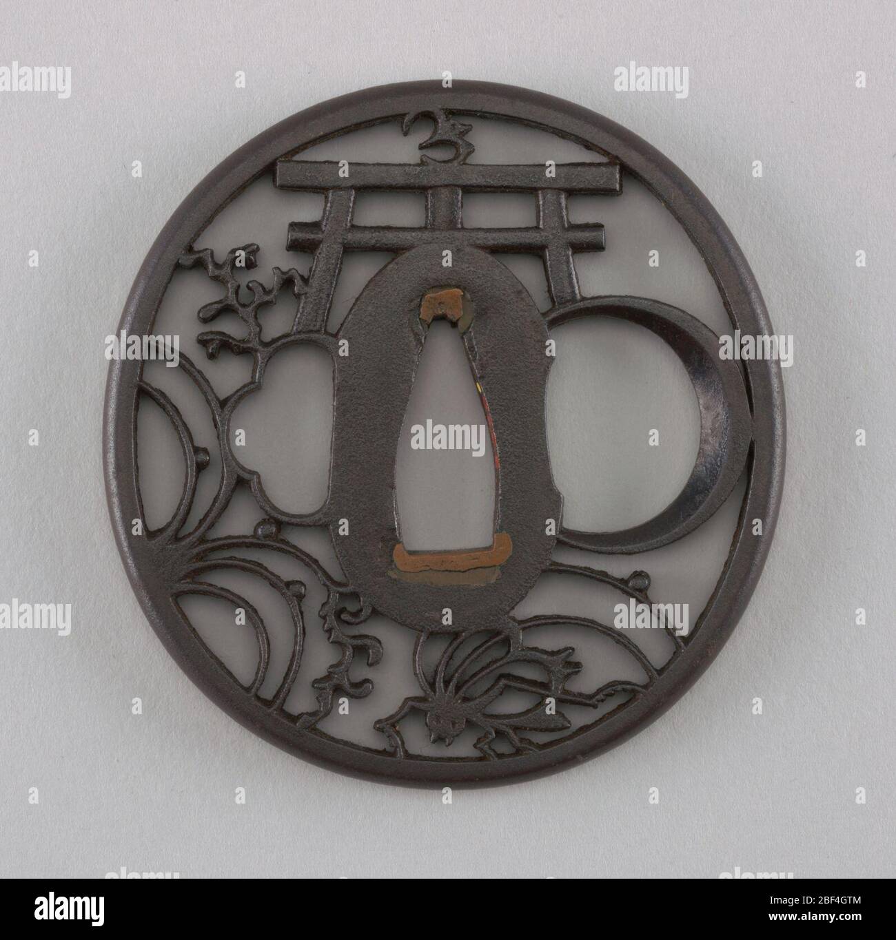 Tsuba hi-res stock photography and images - Alamy