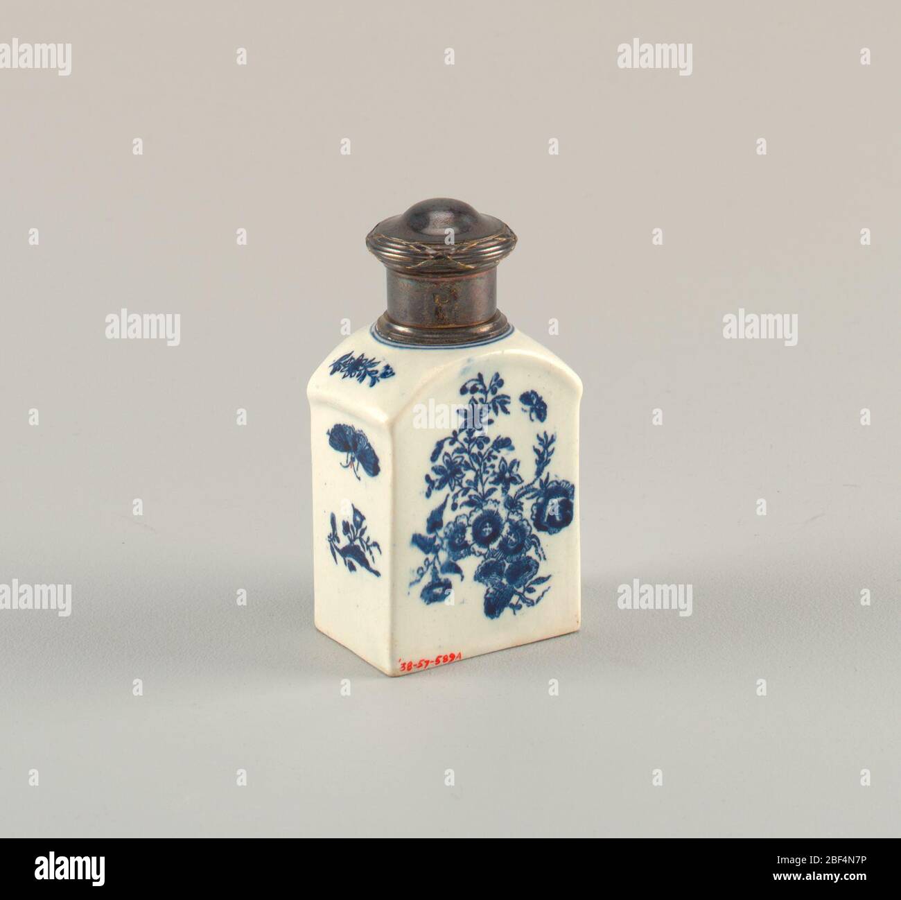 Rectangular porcelain tea caddy hi-res stock photography and images - Alamy