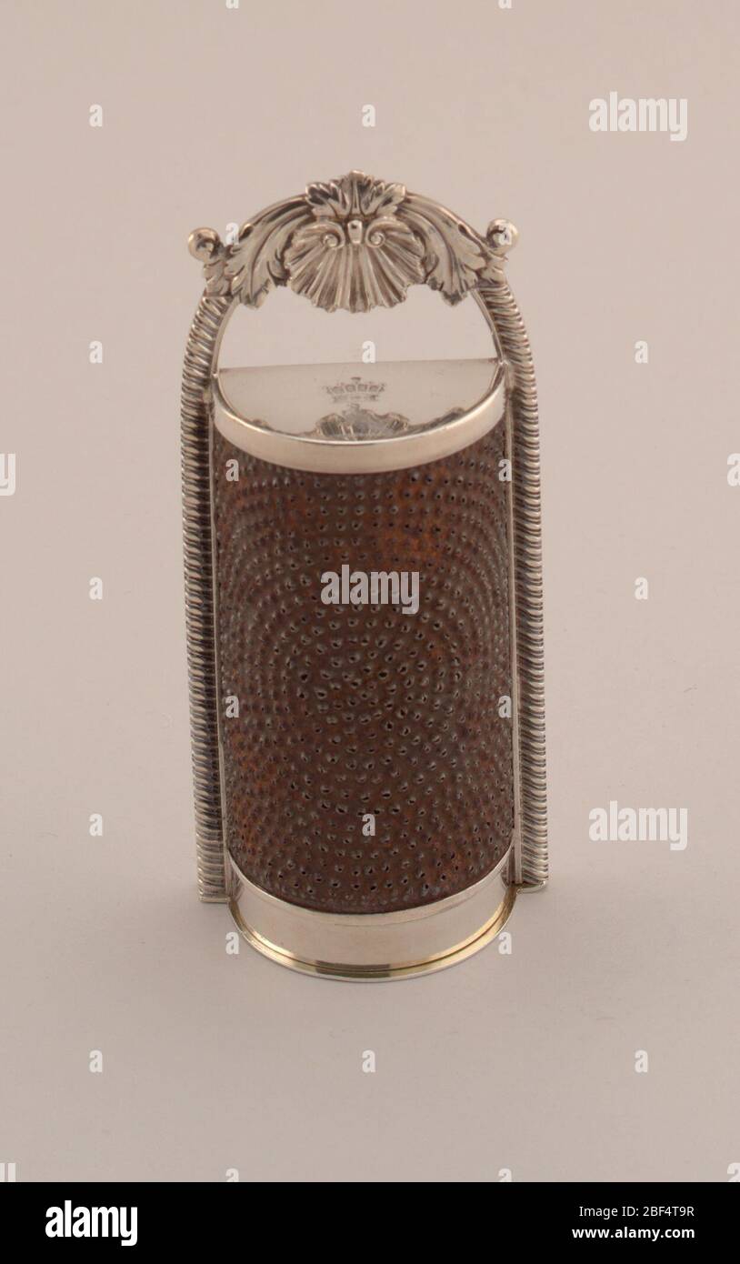 Nutmeg container hi-res stock photography and images - Alamy