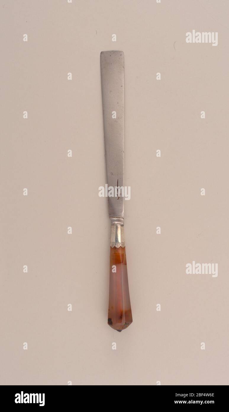 Knife. Eight-panelled agate haft with scalloped, engraved ferrule below ...