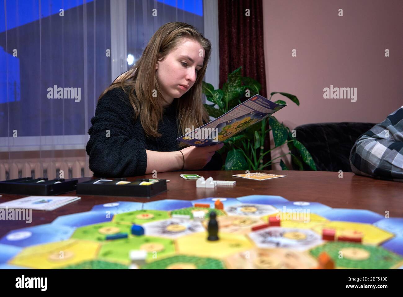 Young woman figures hi-res stock photography and images - Alamy