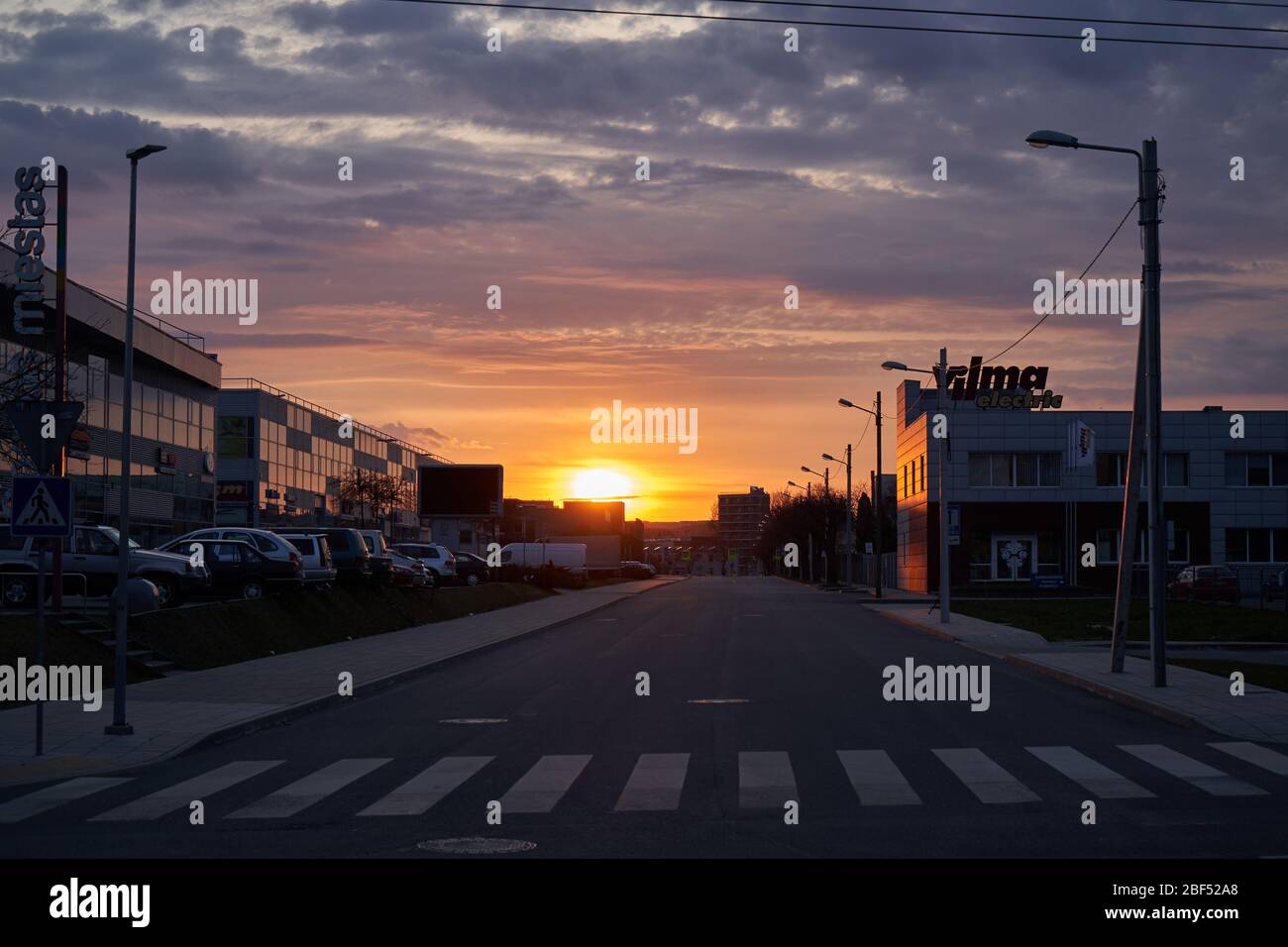 Red Traffic Light Over Road High Resolution Stock Photography and ...
