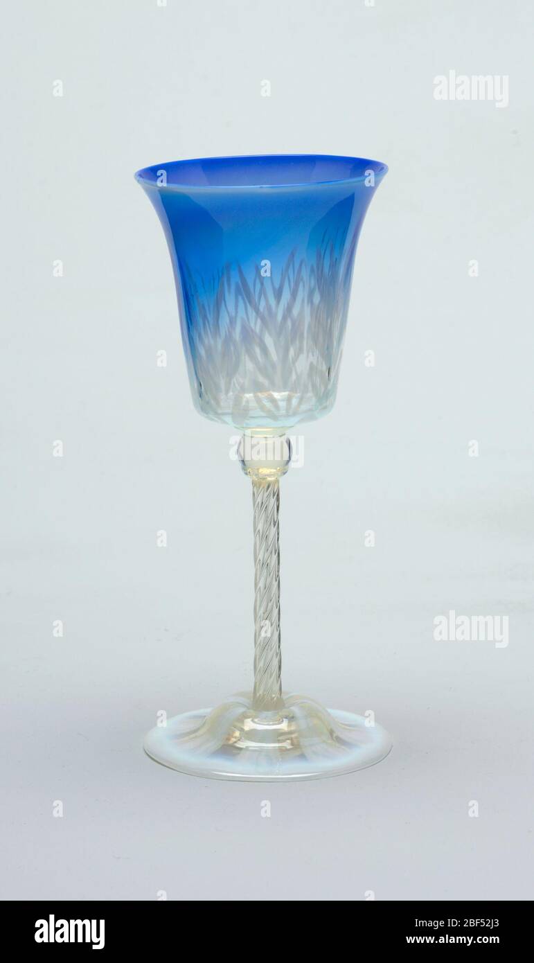 Bell shaped cups hi-res stock photography and images - Alamy