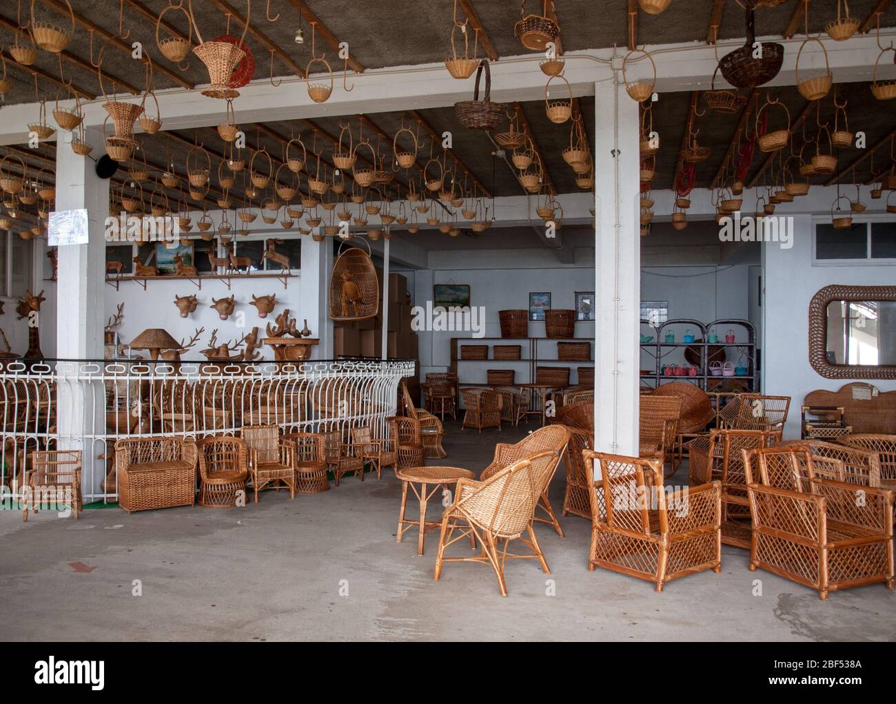Basket weaving in camacha madeira hi-res stock photography and images ...